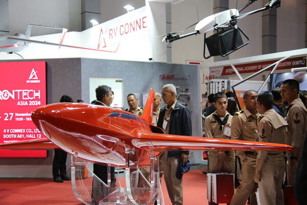 [DRONTECH Asia 2024] 현장 둘러보는 참관객들